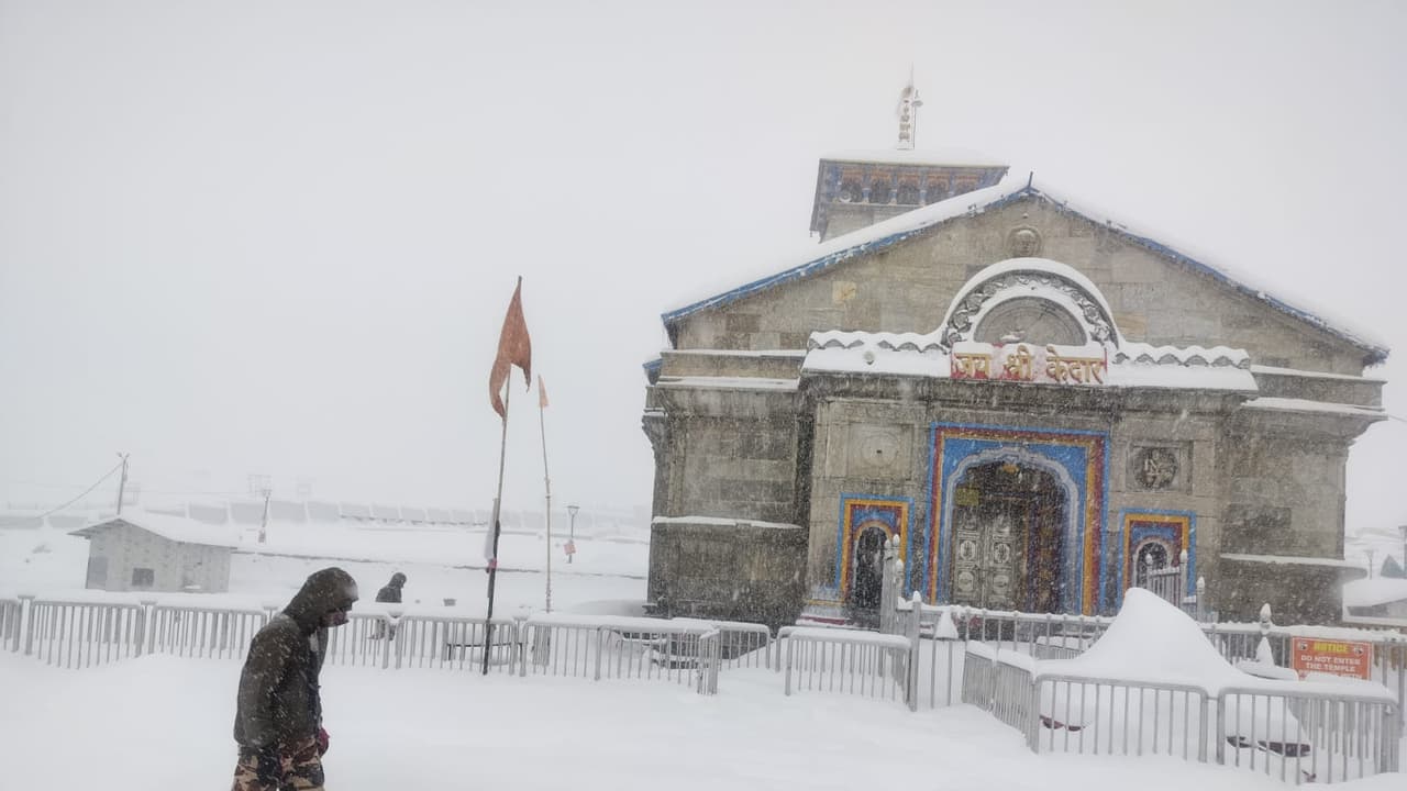 Kedarnath blanketed in 4 feet of snow; temperatures drop to -16°C