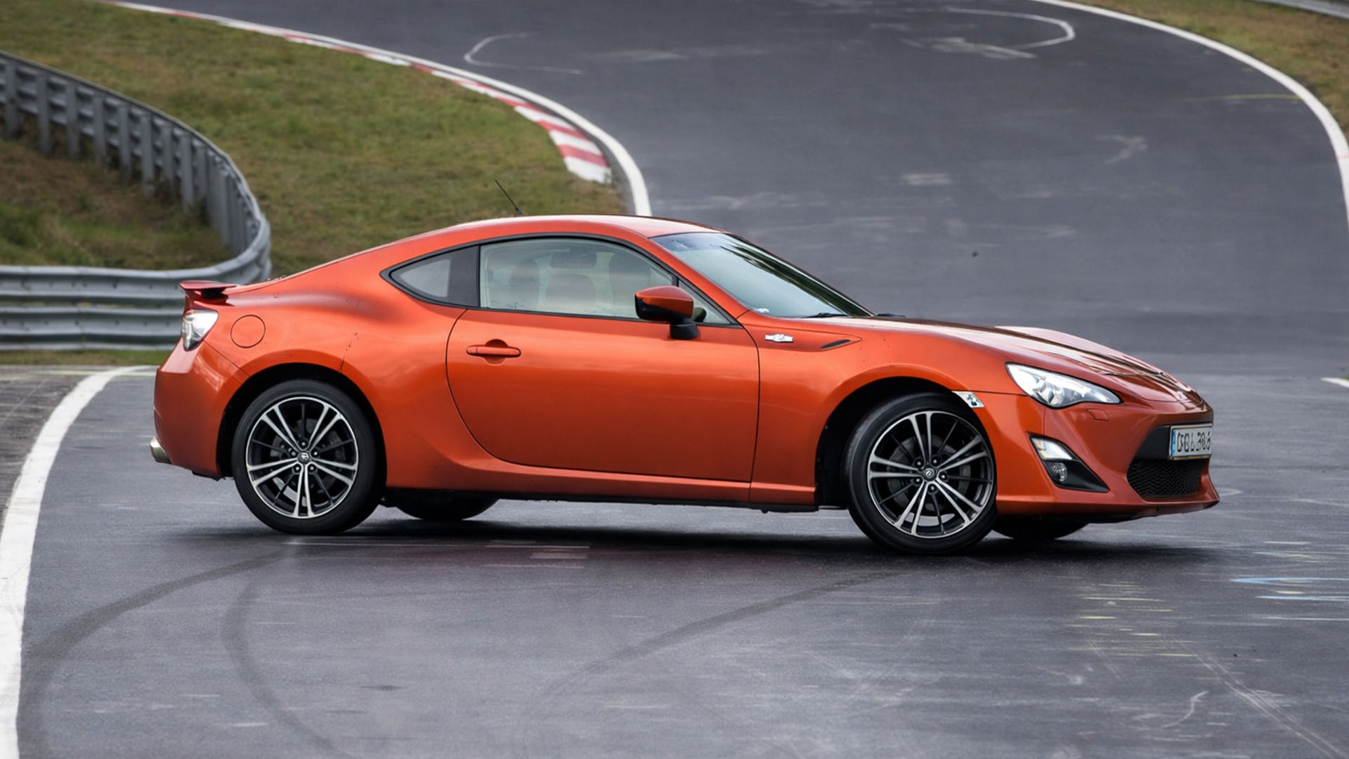 Public track day brings drifting action at Nordschleife