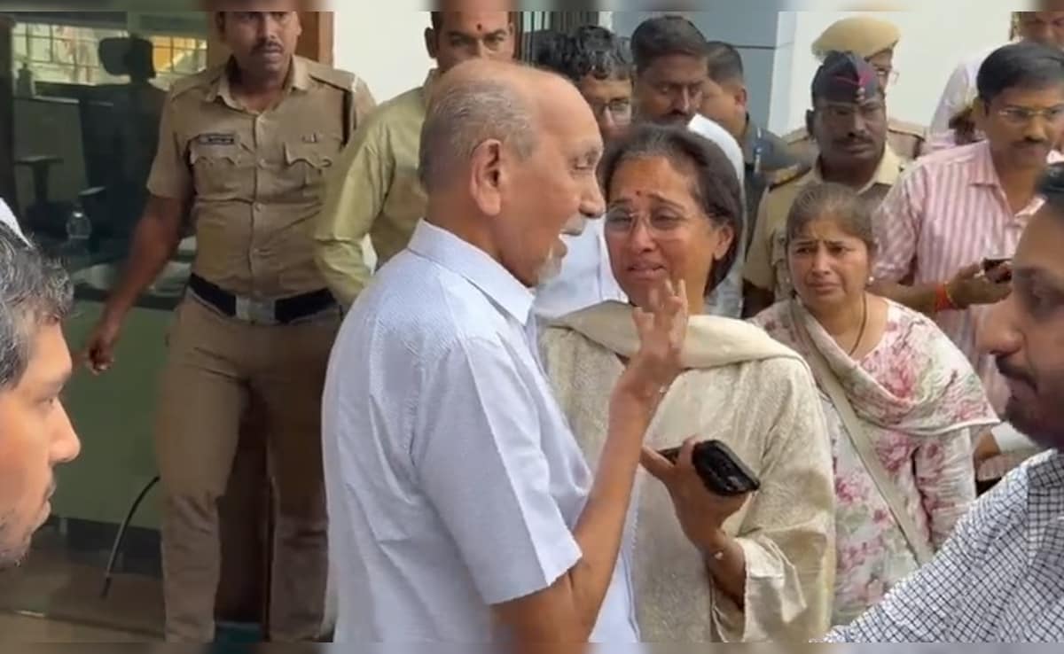 Video: Supriya Sule at Baramati after Ajit Pawar's death, breaks down ...
