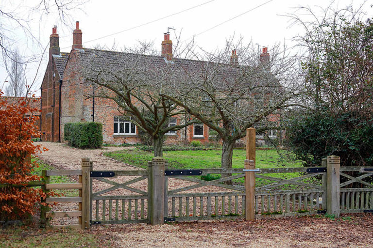 Andrew's new neighbors reveal what they really think of his Sandringham ...