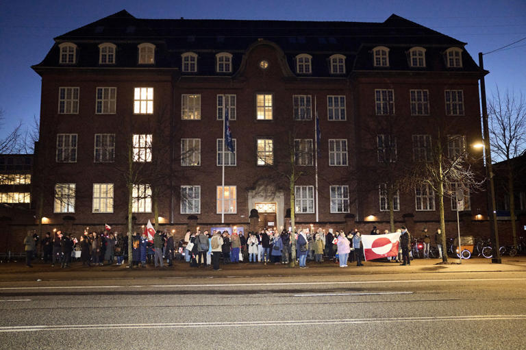 USA's ambassade fjerner danske flag til minde om faldne soldater