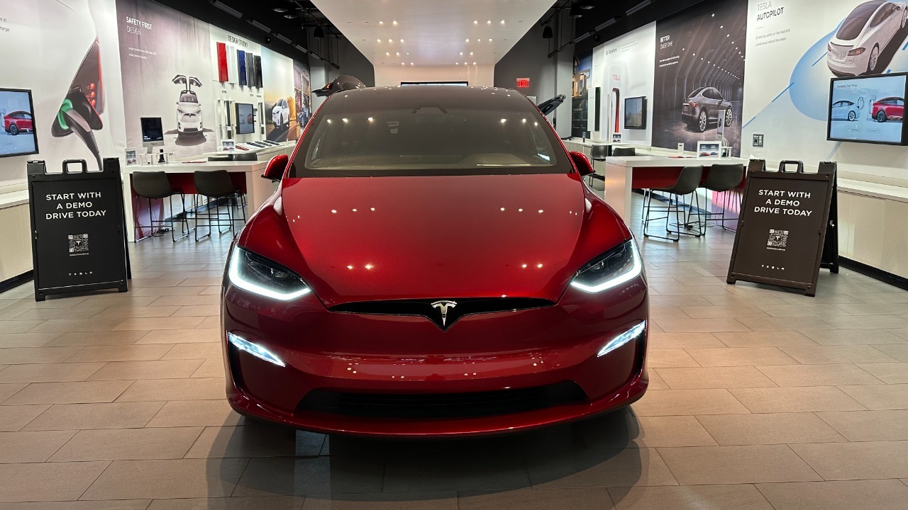 Tesla’s power-steering recall shows how one glitch can make every turn ...