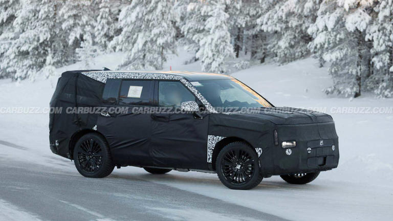 New Hyundai Santa Fe spy photos show major changes to the square SUV