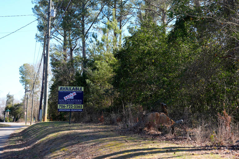 Developers propose new retail center near Lakeside High School