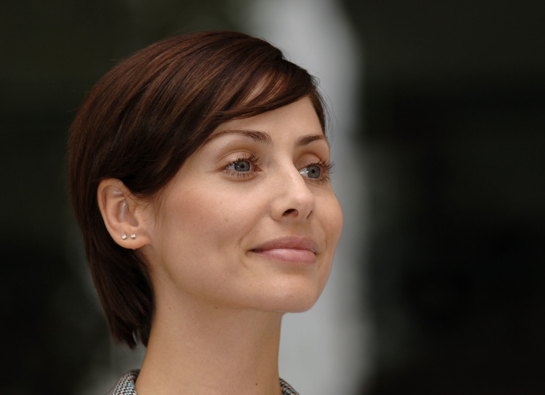 '90s 'Torn' singer Natalie Imbruglia is absolutely ageless in plane ...