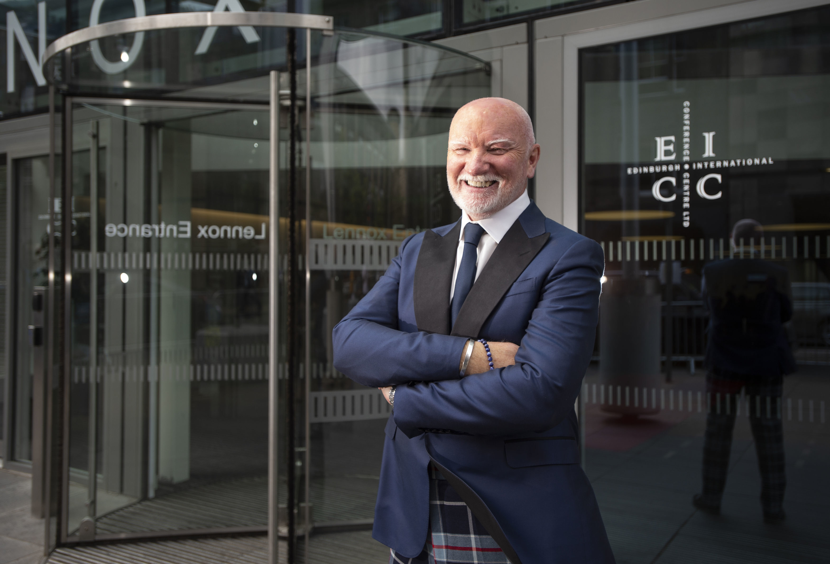Sir Tom Hunter calls for pub ban for all government ministers in ...