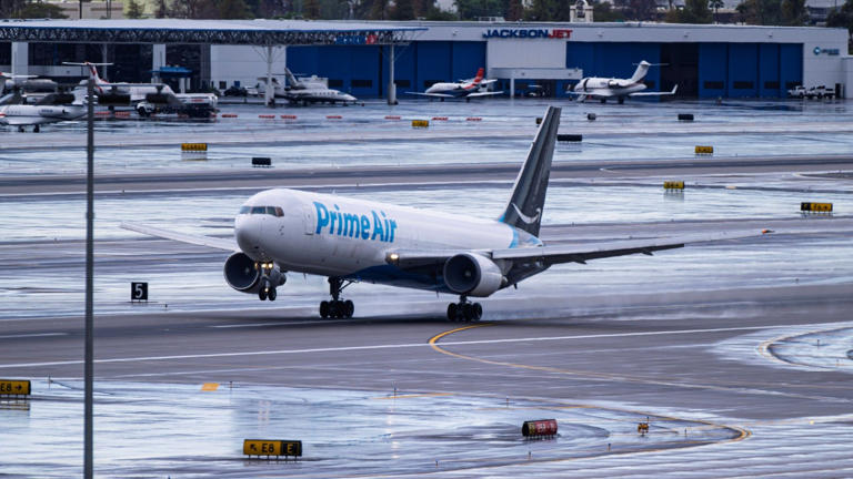 Another wrinkled fuselage: 33-year-old Amazon Air Boeing 767-300F ...