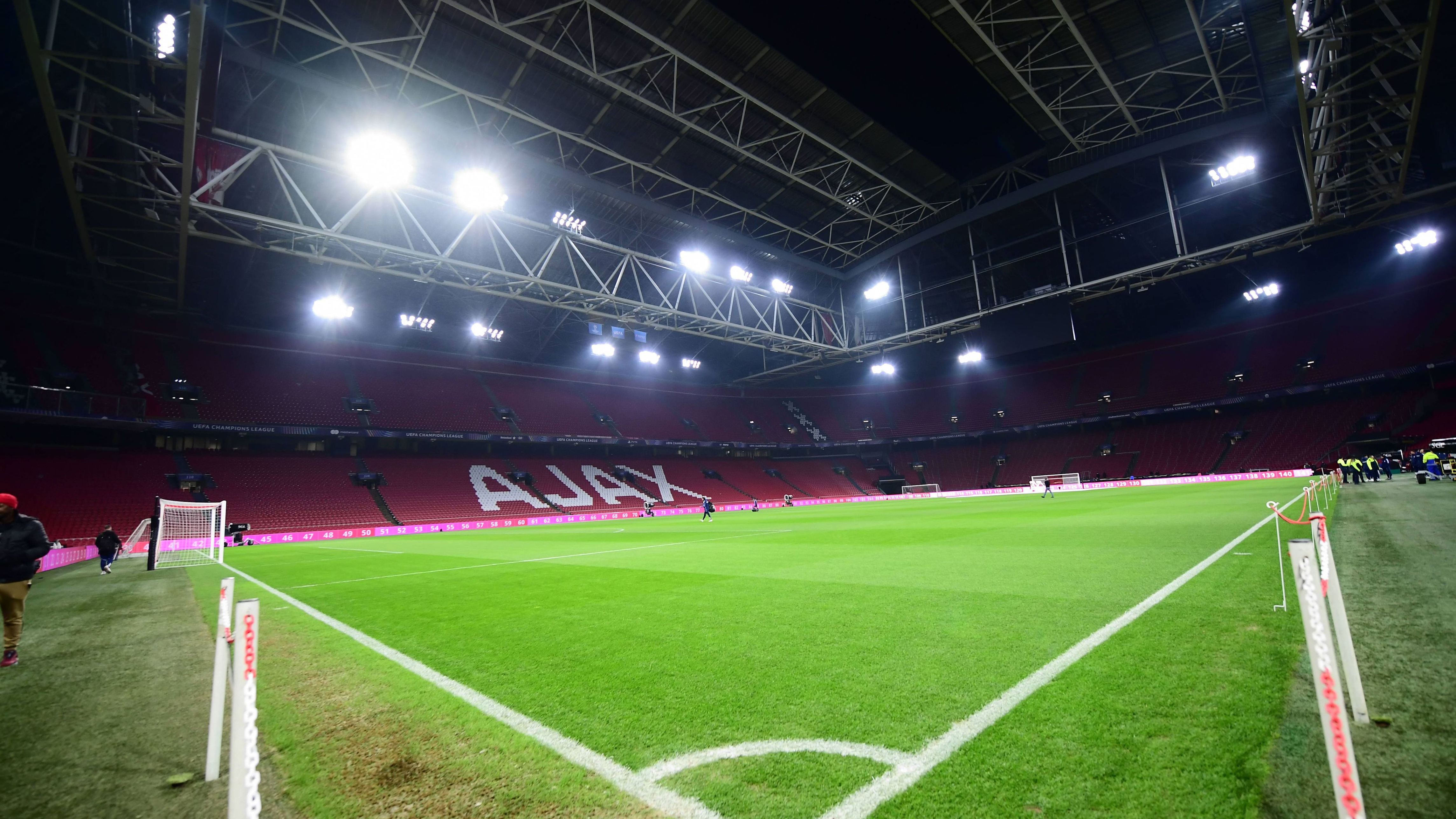 Hacker slaat toe bij Ajax: "Ik heb de seizoenskaart van Menno Geelen ...