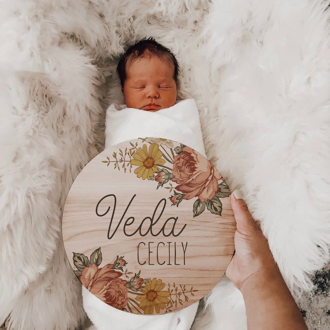 101 baby girl names that start with V and their meanings