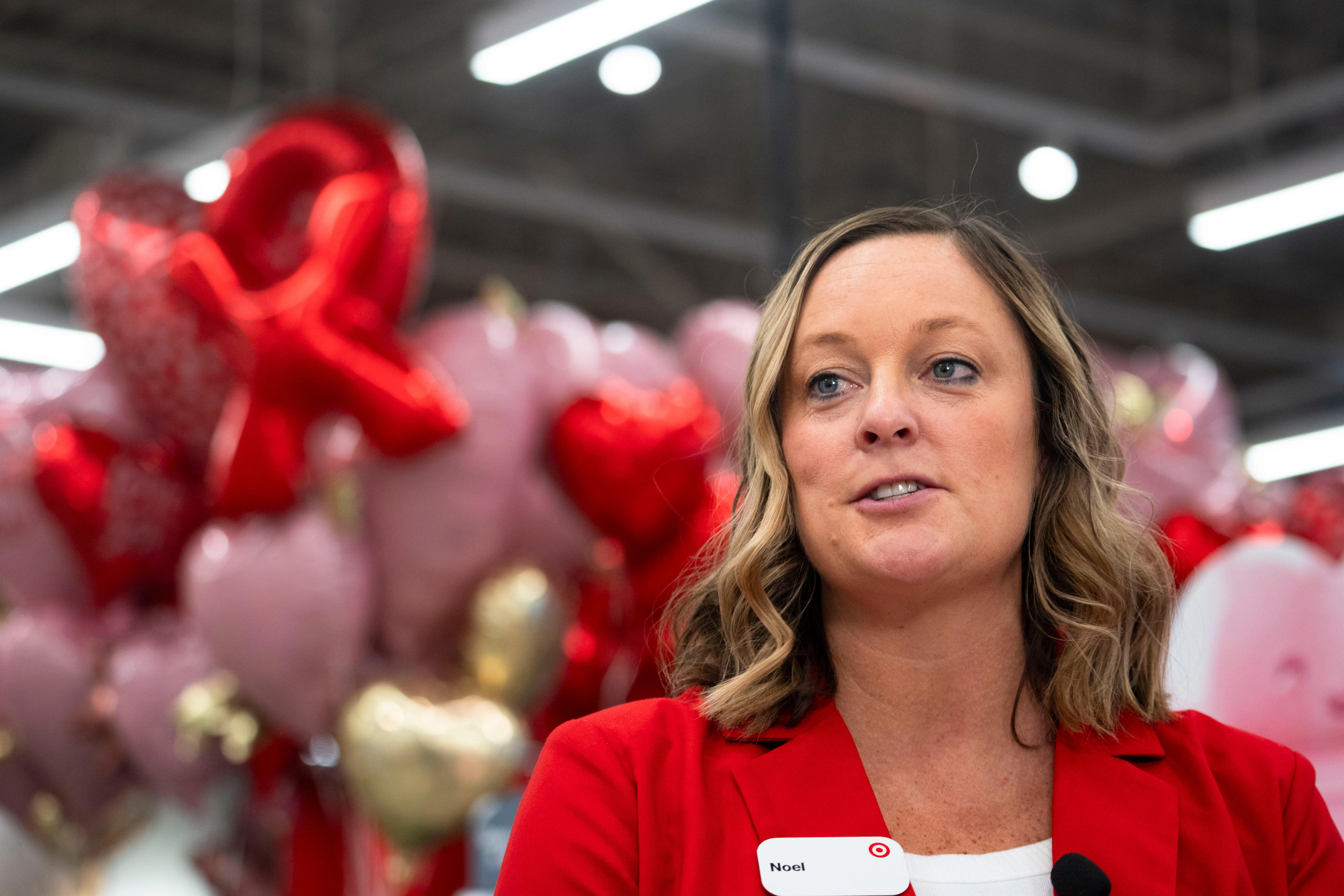 New Target CEO Michael Fiddelke, an Iowa native, visits Waukee store