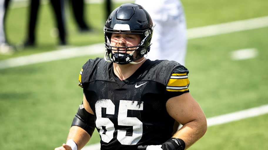 Iowa's Logan Jones praises his replacement