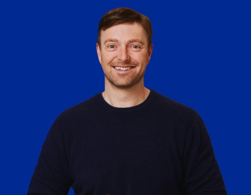 Cambio ai vertici di PayPal: Enrique Lores nuovo CEO