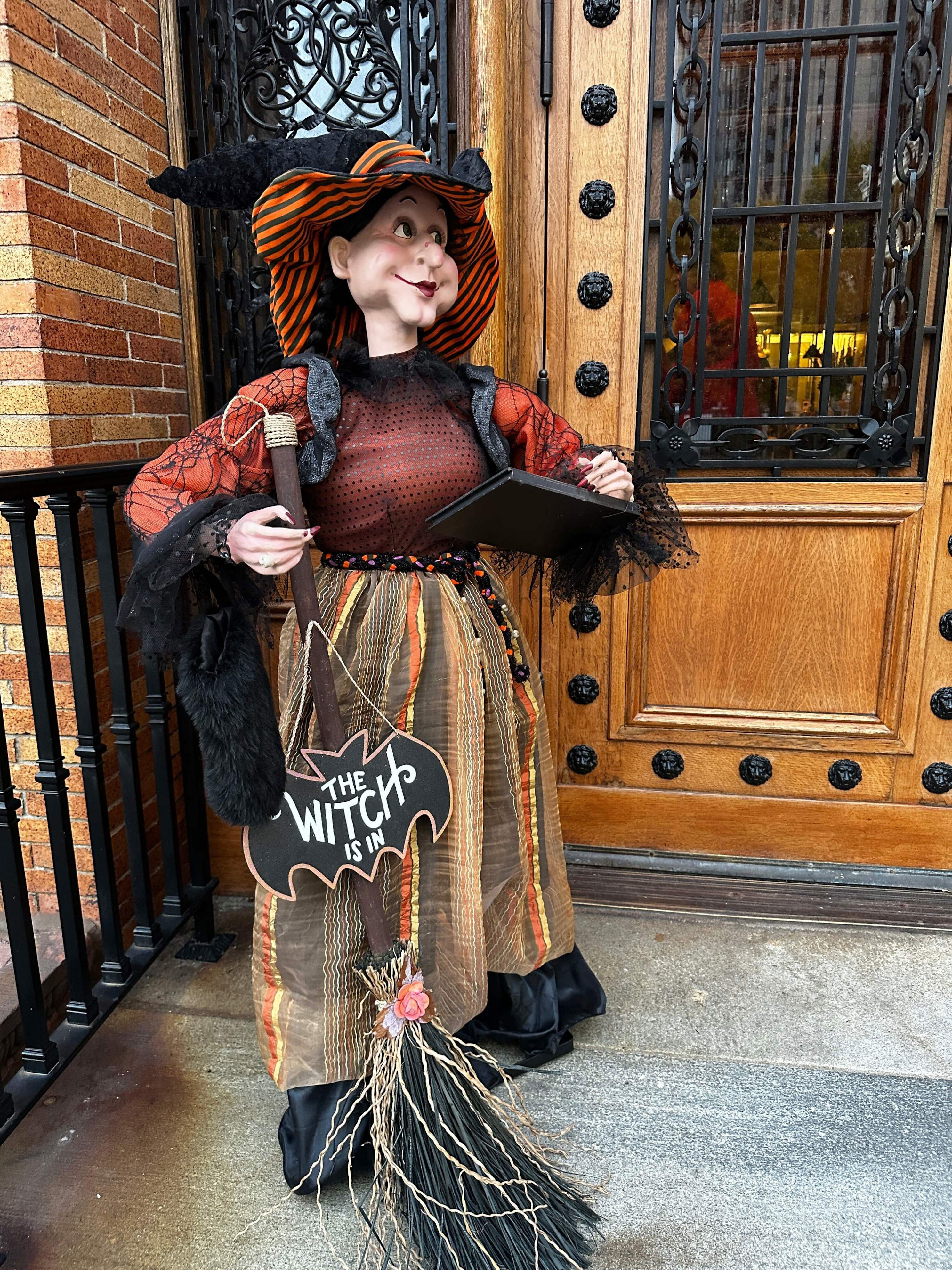 Springfield Museums cast a spell with 'Bewitched' gala