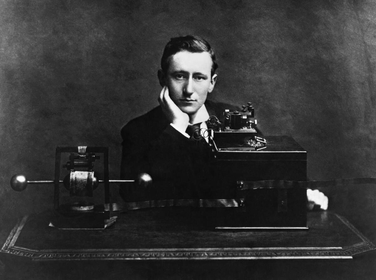 How early radio transformed world politics