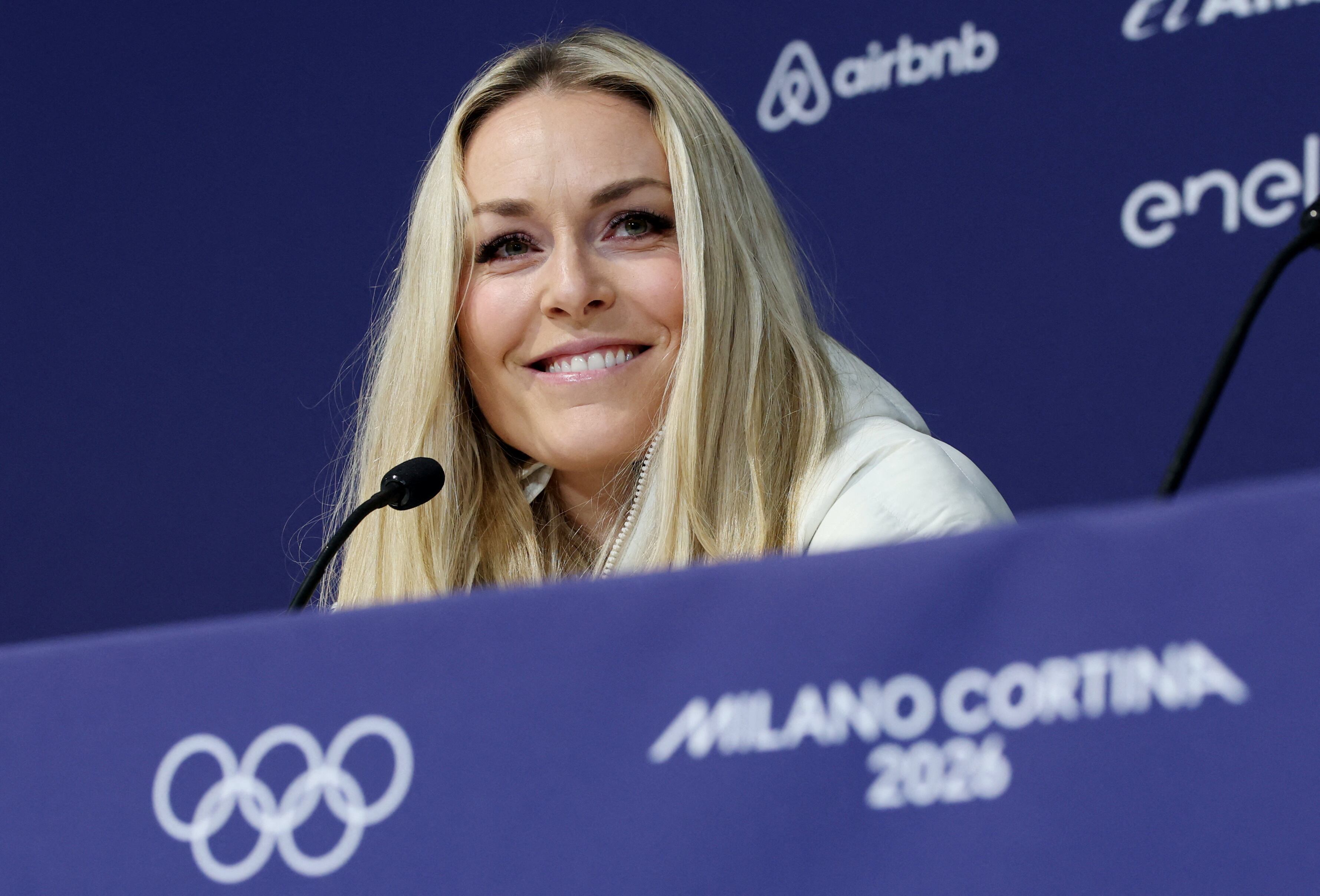Lindsey Vonn determined to compete despite serious knee injury