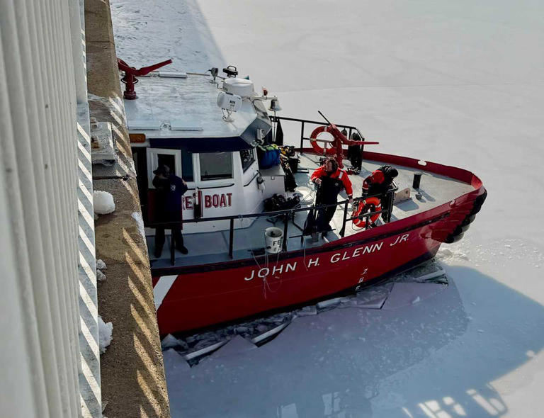 Tragedy strikes day after ice warning: Body pulled from frozen Potomac ...