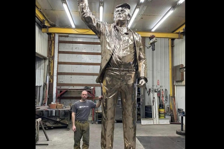 Massive Trump statue to be erected where US will host G20