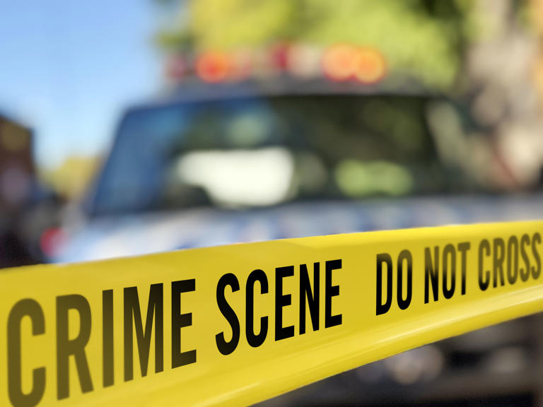Buscan a conductor tras estrellarse contra una casa y causar un ...