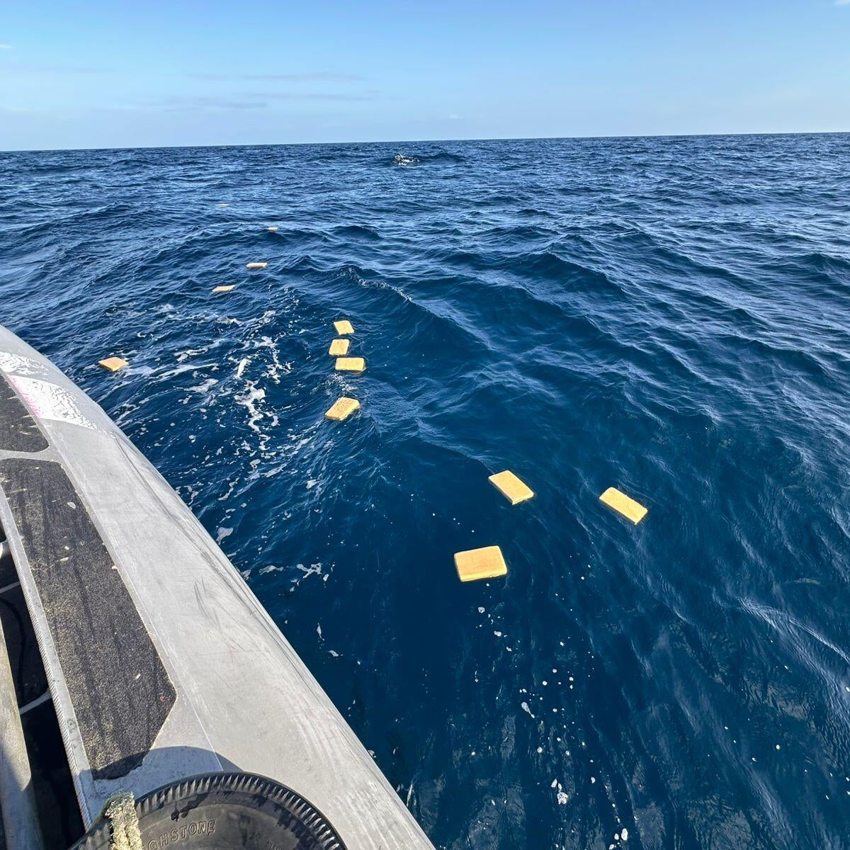 Boat crew tosses 115 kilos of cocaine in Pacific while fleeing ...