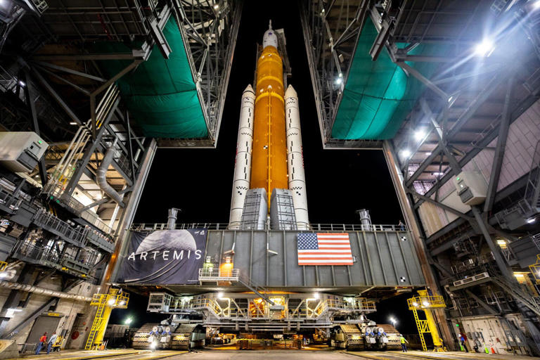 NASA hopes to fix Artemis II moon rocket leak with on-pad repair