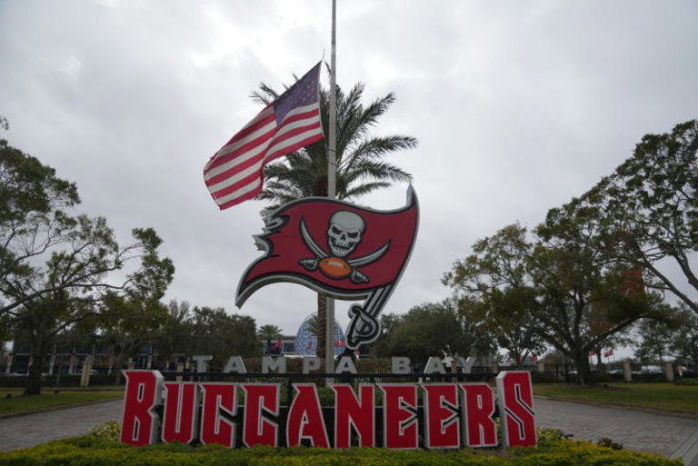 Live: Buccaneers to hold 12th annual ‘Cut and Color Funds the Cure ...