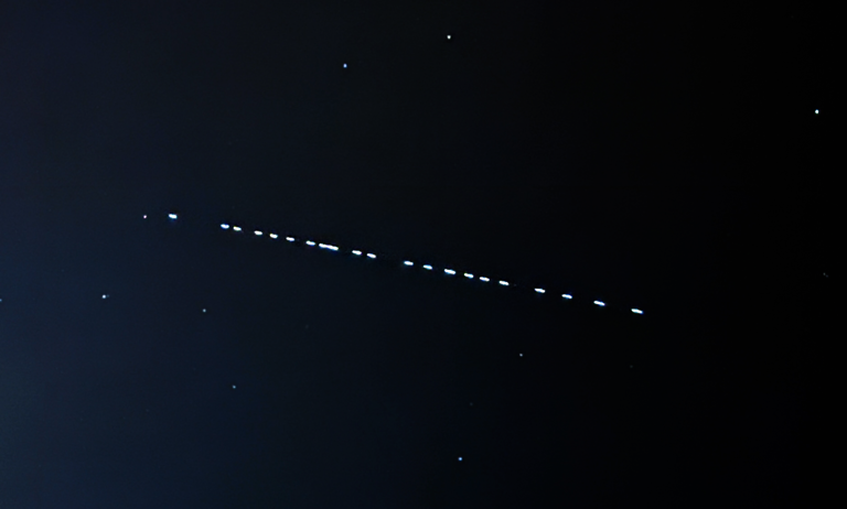 Look up: Here's how many Starlink satellites are flying over you right ...