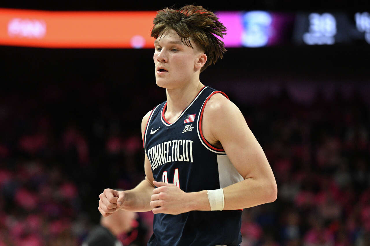 Braylon Mullins hot start leads UConn to largest Big East halftime lead ...