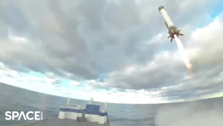 Blue Origin's New Glenn rocket nails first-ever droneship landing