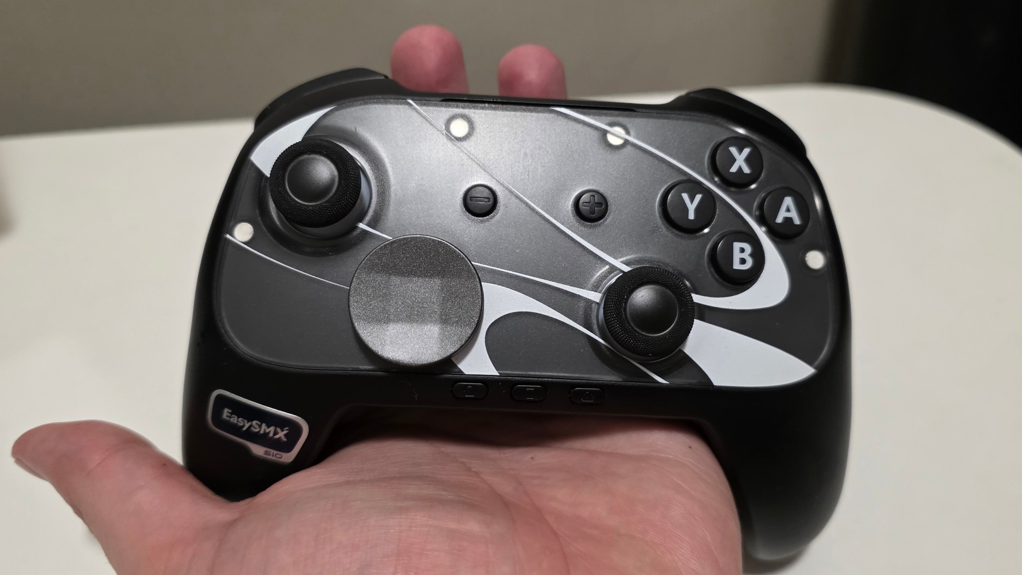 EasySMX S10 review: A reasonably priced Switch 2 Pro controller ...