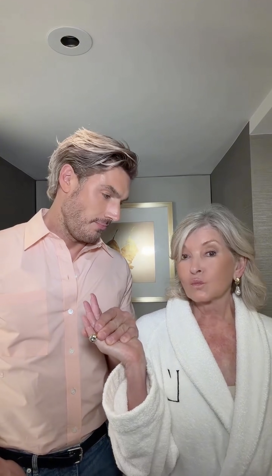 Martha Stewart swaps her signature blond bob for a bombshell-worthy updo
