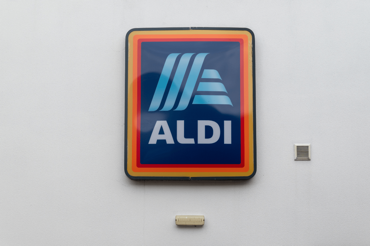 We're tired of tangled chargers – Aldi’s £12.99 charging station clears ...