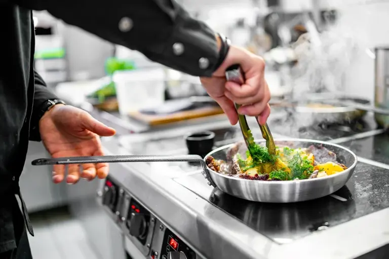 Petites astuces de chef pour réussir ses recettes maison