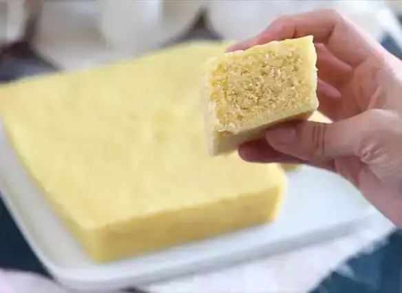 Microwave yogurt cake in 10 minutes