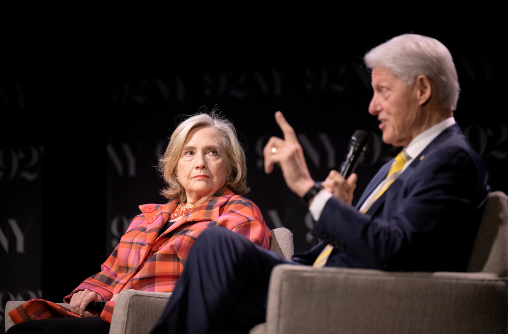 Clintons finalize agreement to testify in House Epstein probe, bowing ...