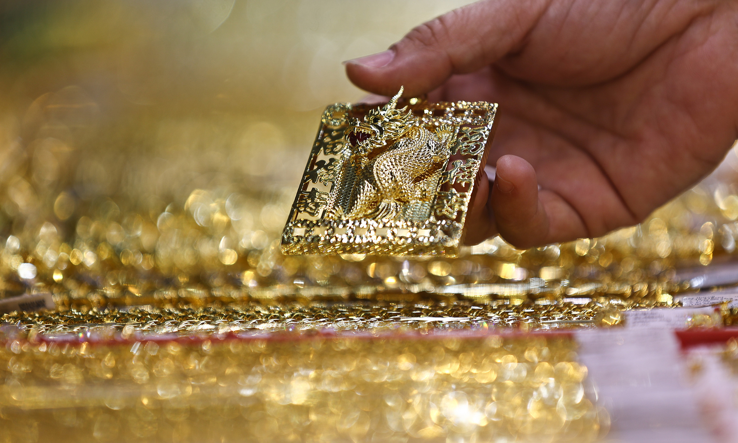 My husband and I fight daily over gold prices