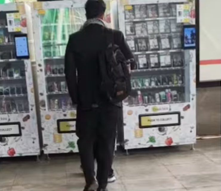 'Only in Delhi!' Viral video shows metro vending machines stocked with ...