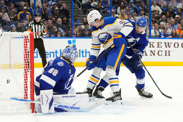 Guentzel's goal in the final seconds of OT gives the Lightning a 4-3 ...