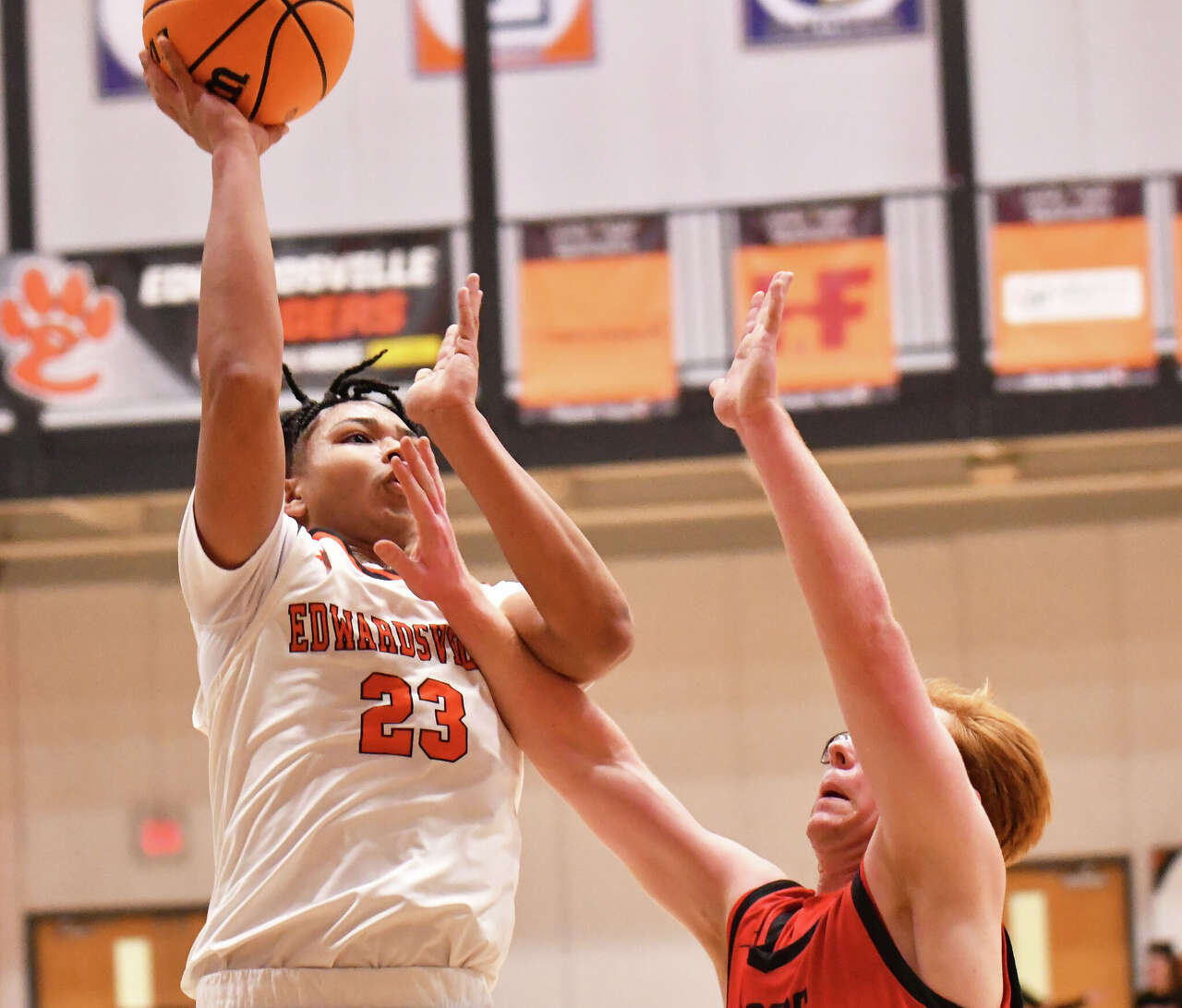 Edwardsville overcomes Staunton in final 35 seconds