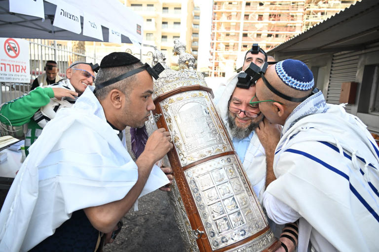 Founding fathers and mothers: The uniqueness of the Jewish people