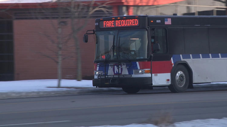 St. Louis residents get first look at new 'Green Line' bus rapid ...
