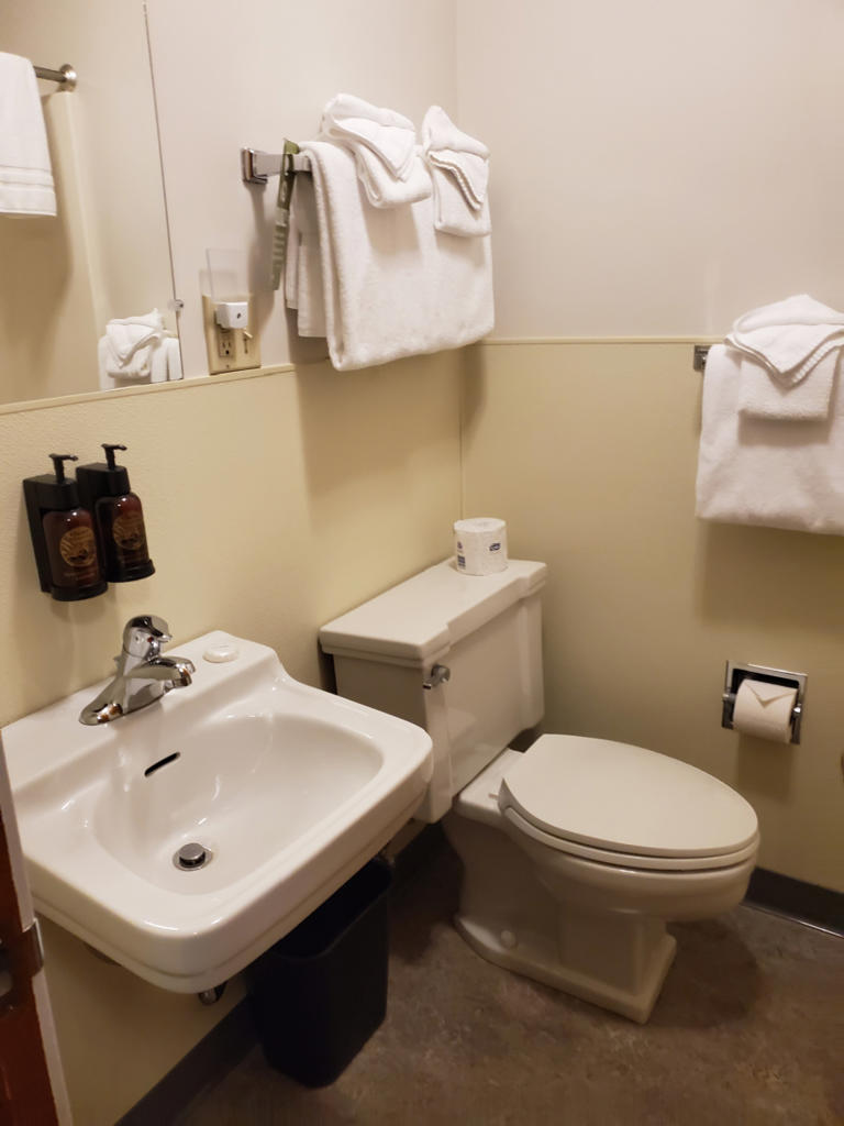 Swiftcurrent Motor Inn: Your Gateway to Glacier's Best Hiking Trails!