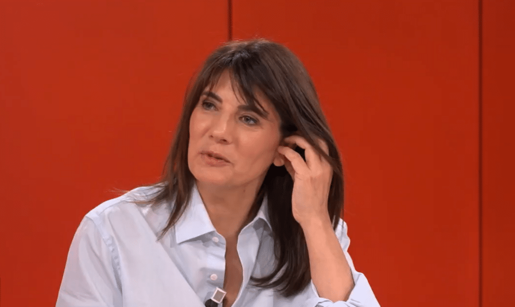 « L'oreille est devenue noire » : Estelle Denis, son terrible accident ...