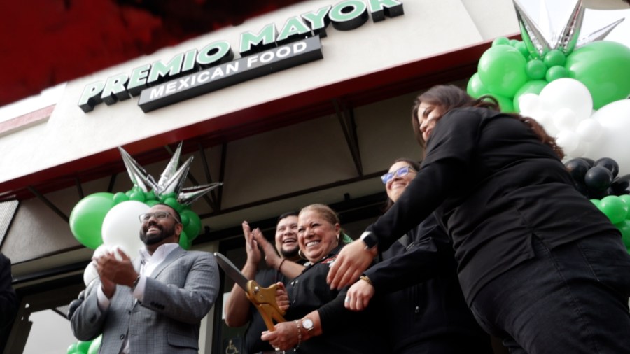 'Unforgettable day': El Premio Mayor celebrates new location