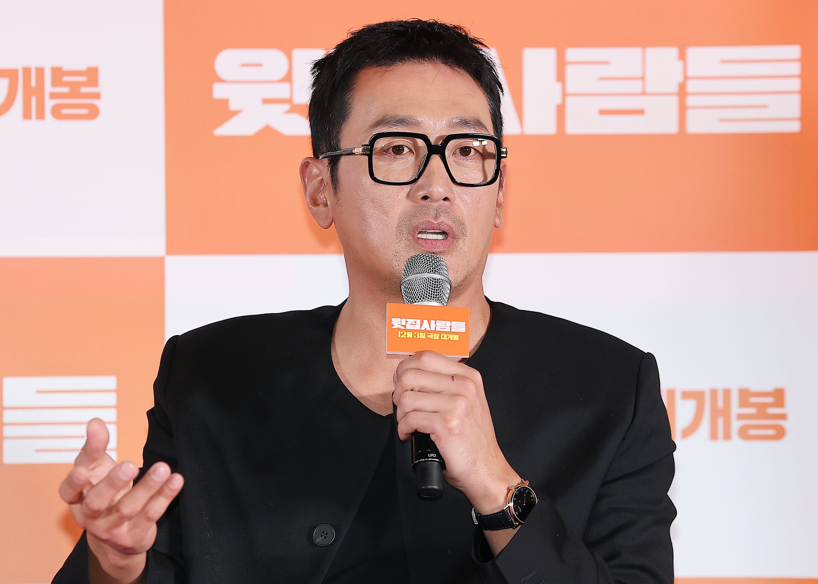 Ha Jung-woo denies July wedding, says marriage timing undecided
