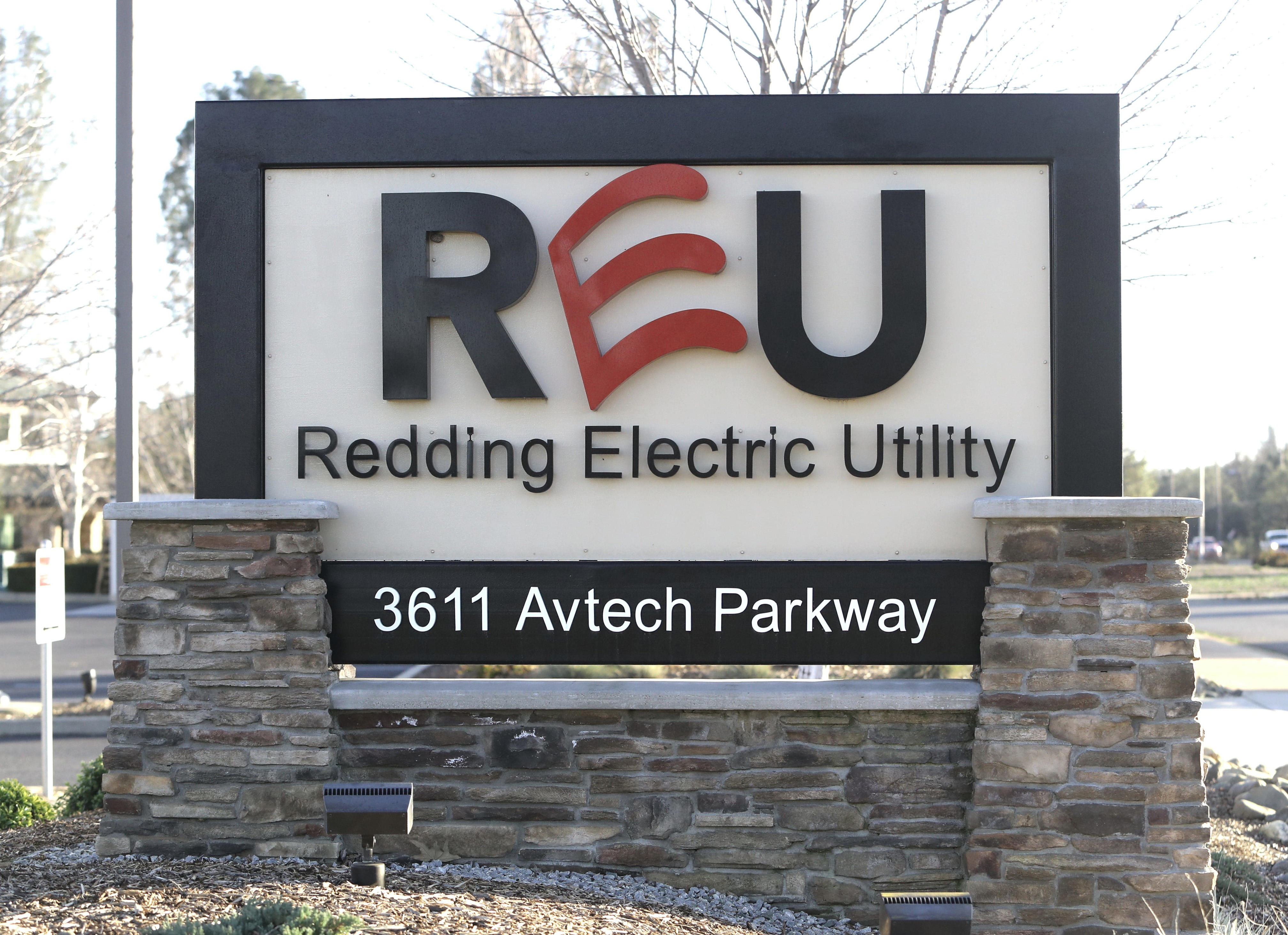 Redding may cut power to prevent summer wildfires