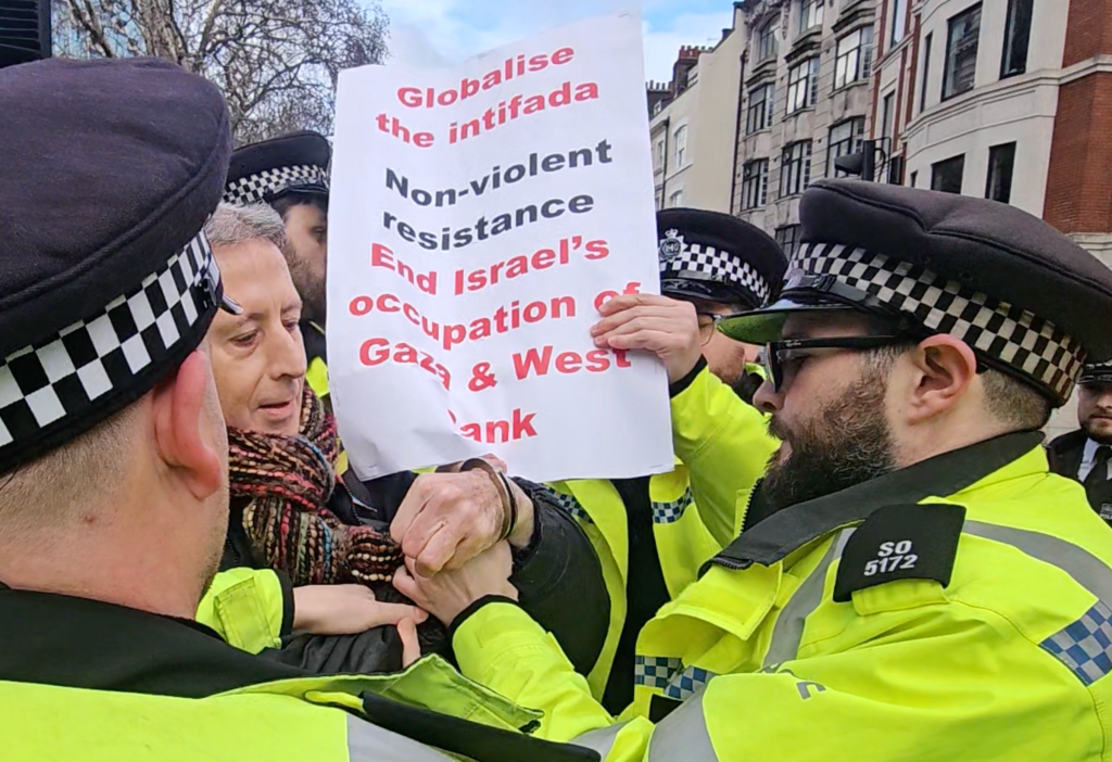 Peter Tatchell arrested for carrying ‘globalise the intifada’ placard ...