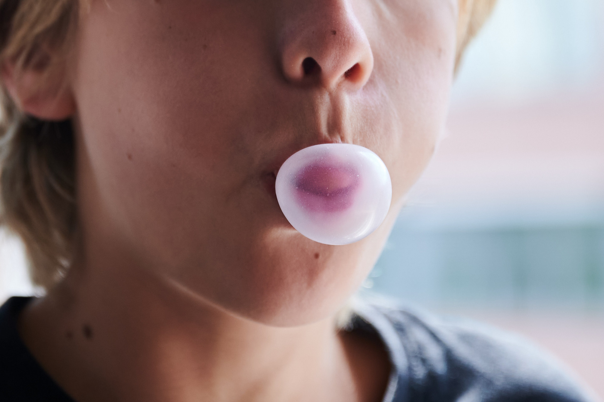 ¿Es masticar chicle bueno para la salud?