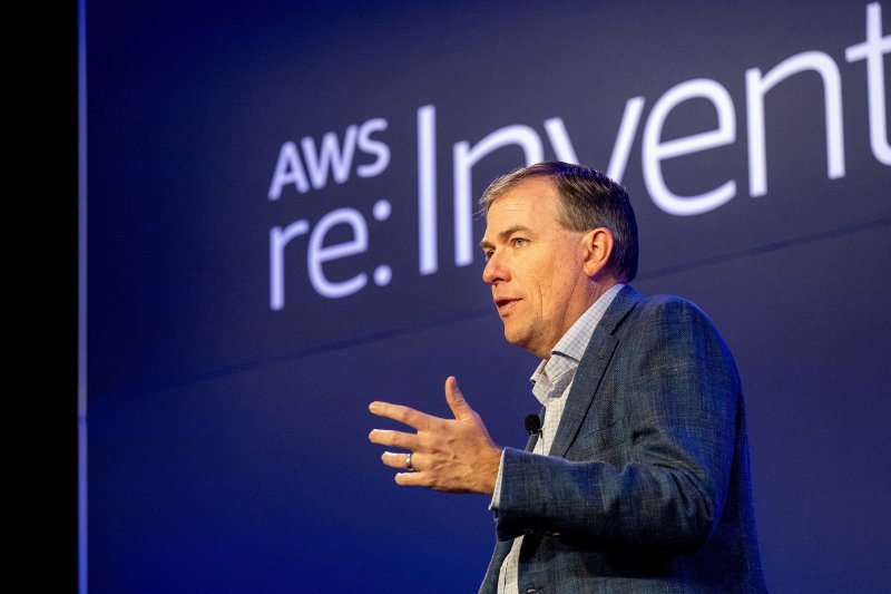 AWS CEO "우주 데이터센터 비현실적"