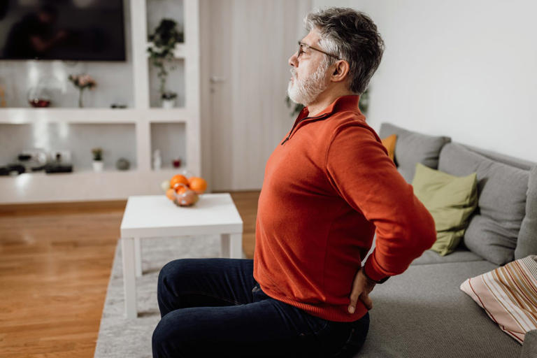 Early prostate cancer symptoms an oncologist says men over 40 should ...