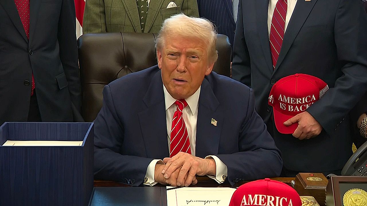 'I don't think I've ever seen a smile on your face': Trump insults CNN ...